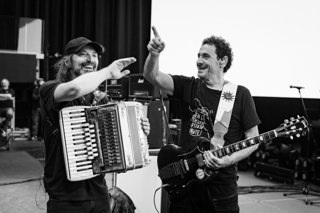 El Chango Spasiuk le puso chamamé al recital de Divididos en Buenos Aires