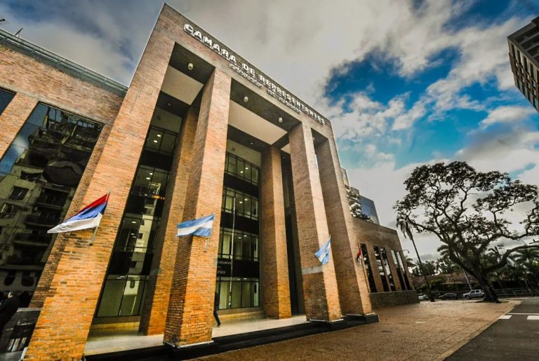 LLA impulsa enmienda para extender período de sesiones de la Legislatura